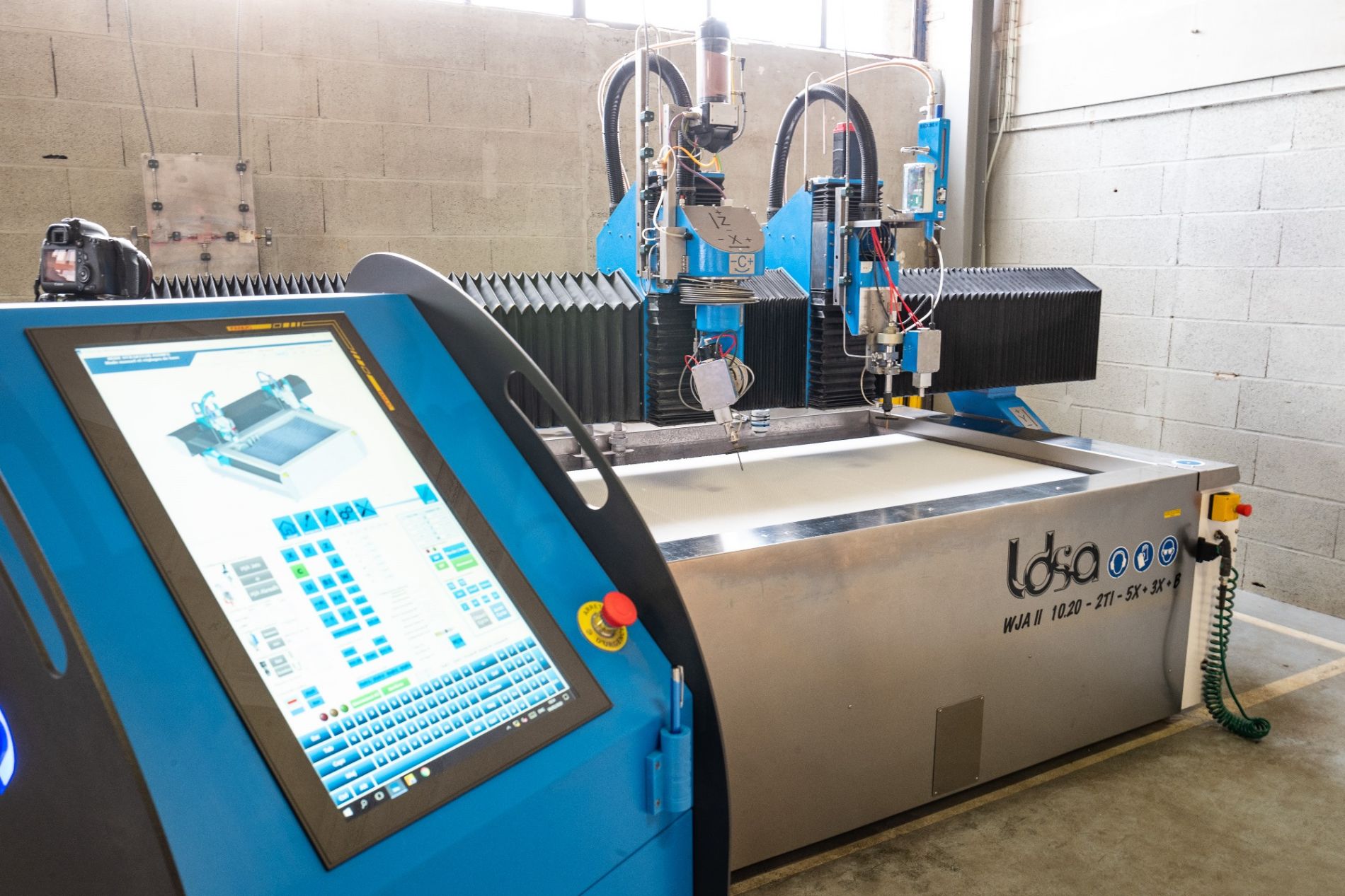 LDSA - Pioneers in water jet cutting systems en France et en Europe